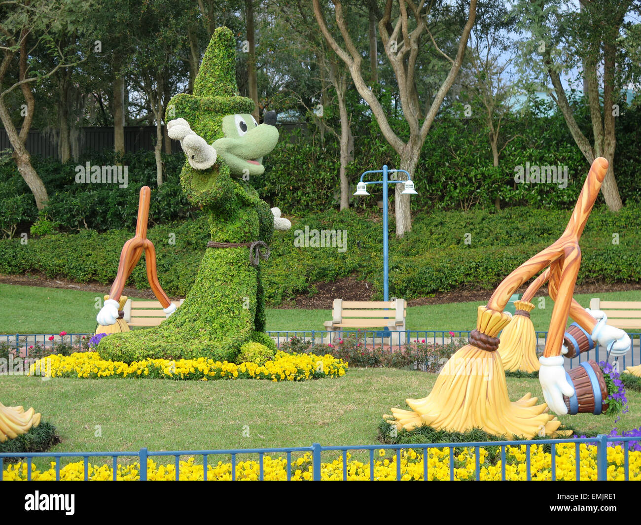 Disney hollywood studios entrance hi-res stock photography and images ...