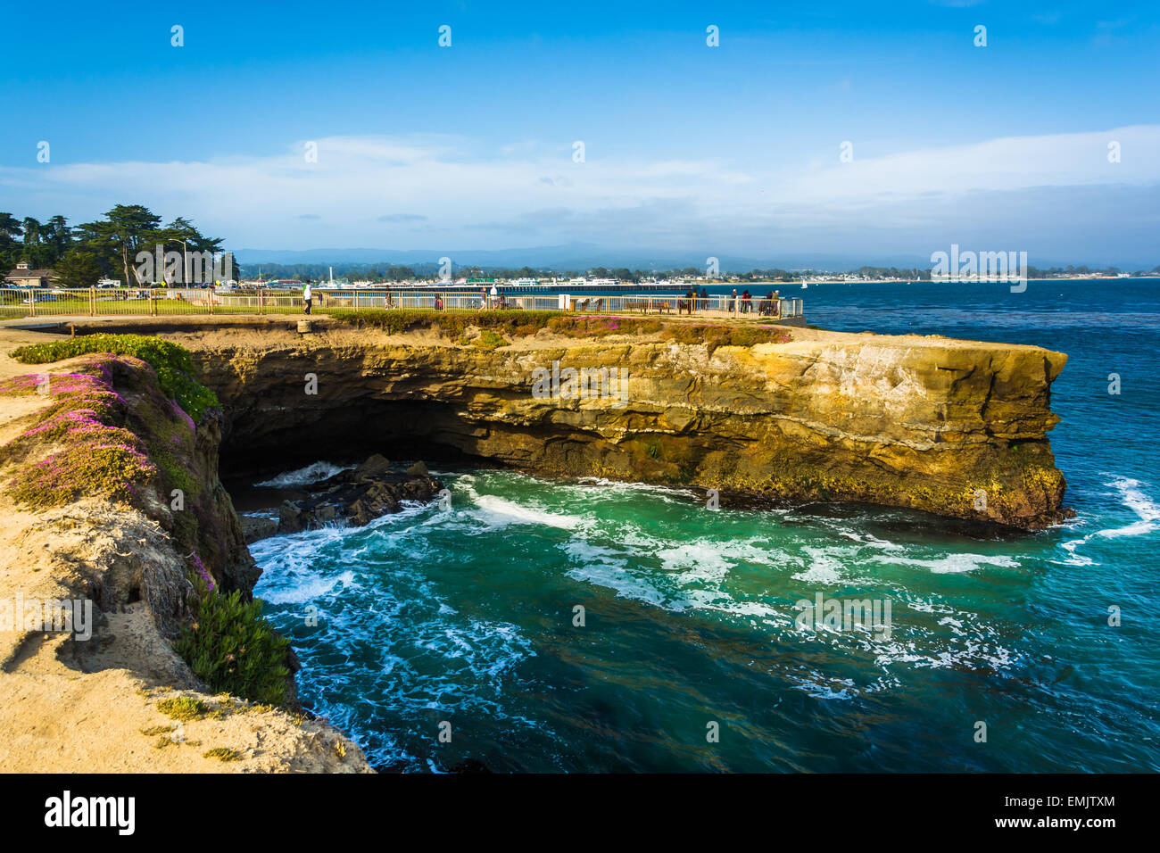 Cliffs along the Pacific Ocean in Santa Cruz, California Stock Photo ...