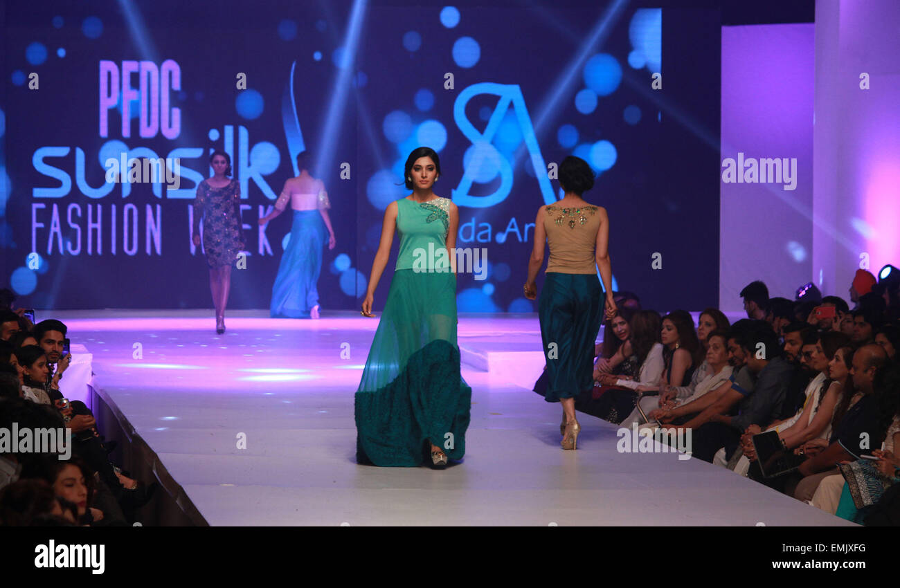 Sana safinaz hi-res stock photography and images - Alamy