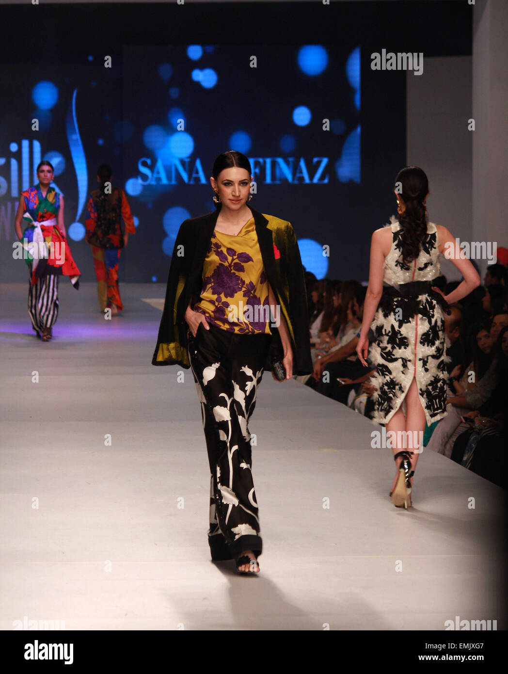 Sana safinaz hi-res stock photography and images - Alamy