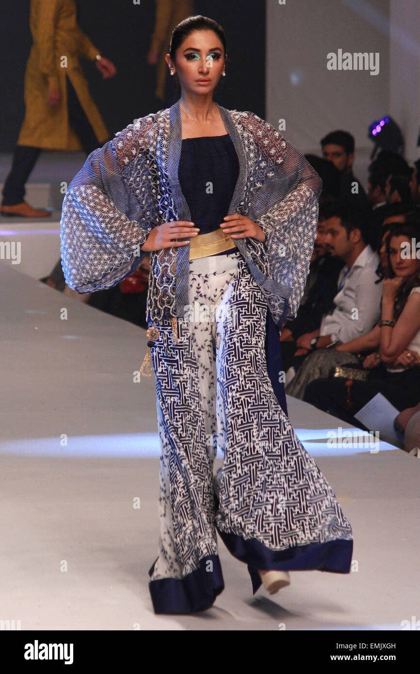 Sana safinaz hi-res stock photography and images - Alamy