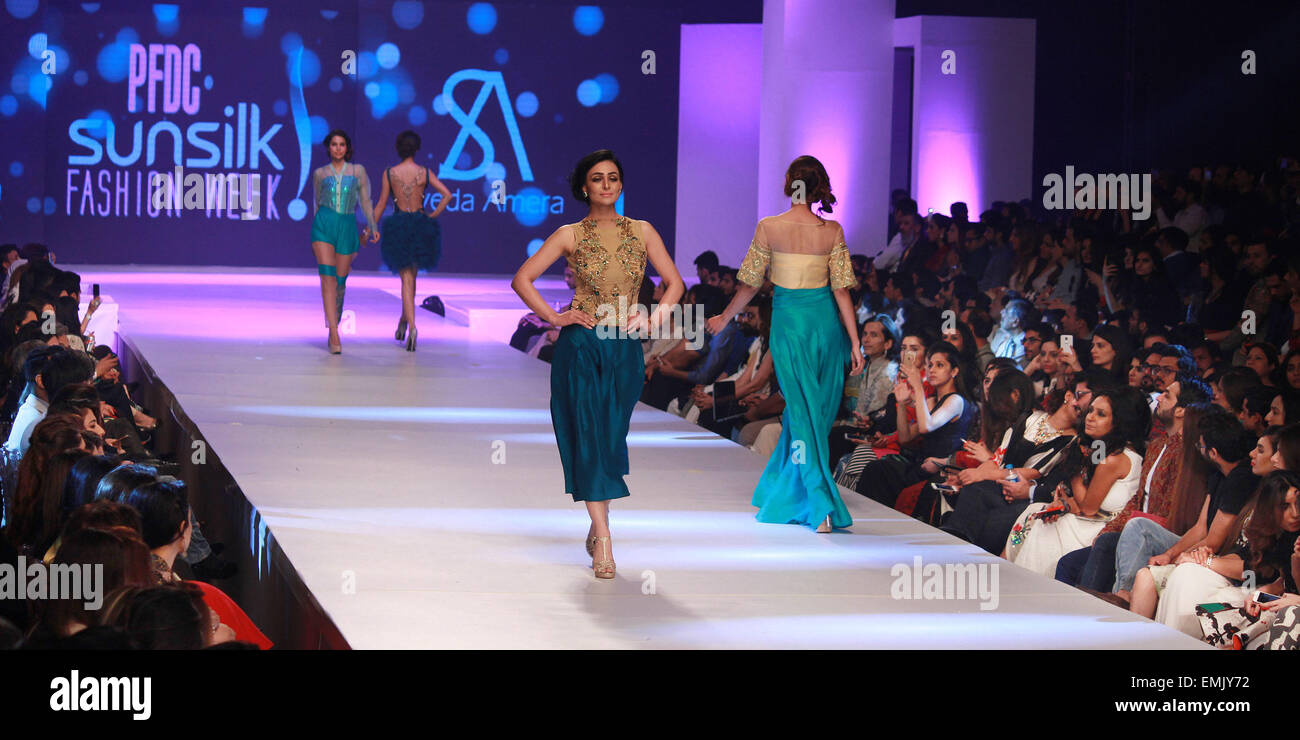 Sana safinaz hi-res stock photography and images - Alamy