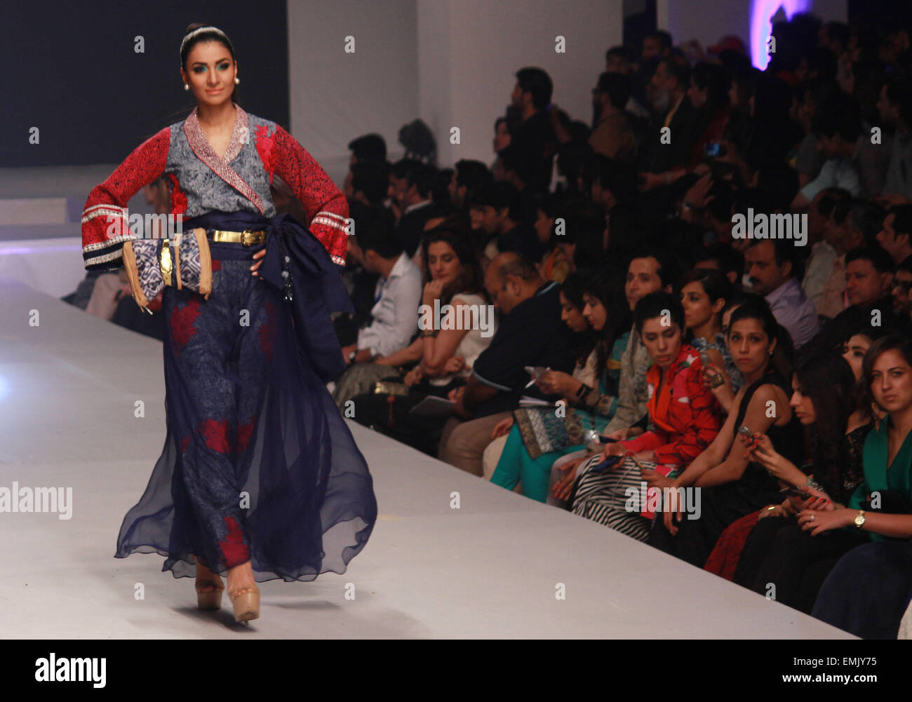 Sana safinaz hi-res stock photography and images - Alamy