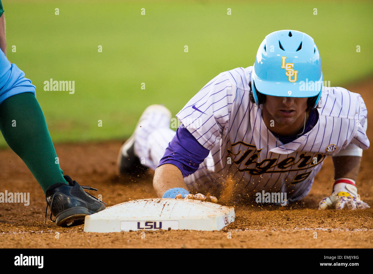 Rouge, LA, USA. 21st Apr, 2015. LSU Tigers outfielder Mark Laird (9 ...