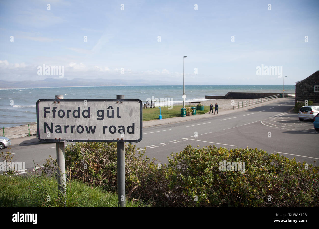 Welsh road sign hi-res stock photography and images - Alamy