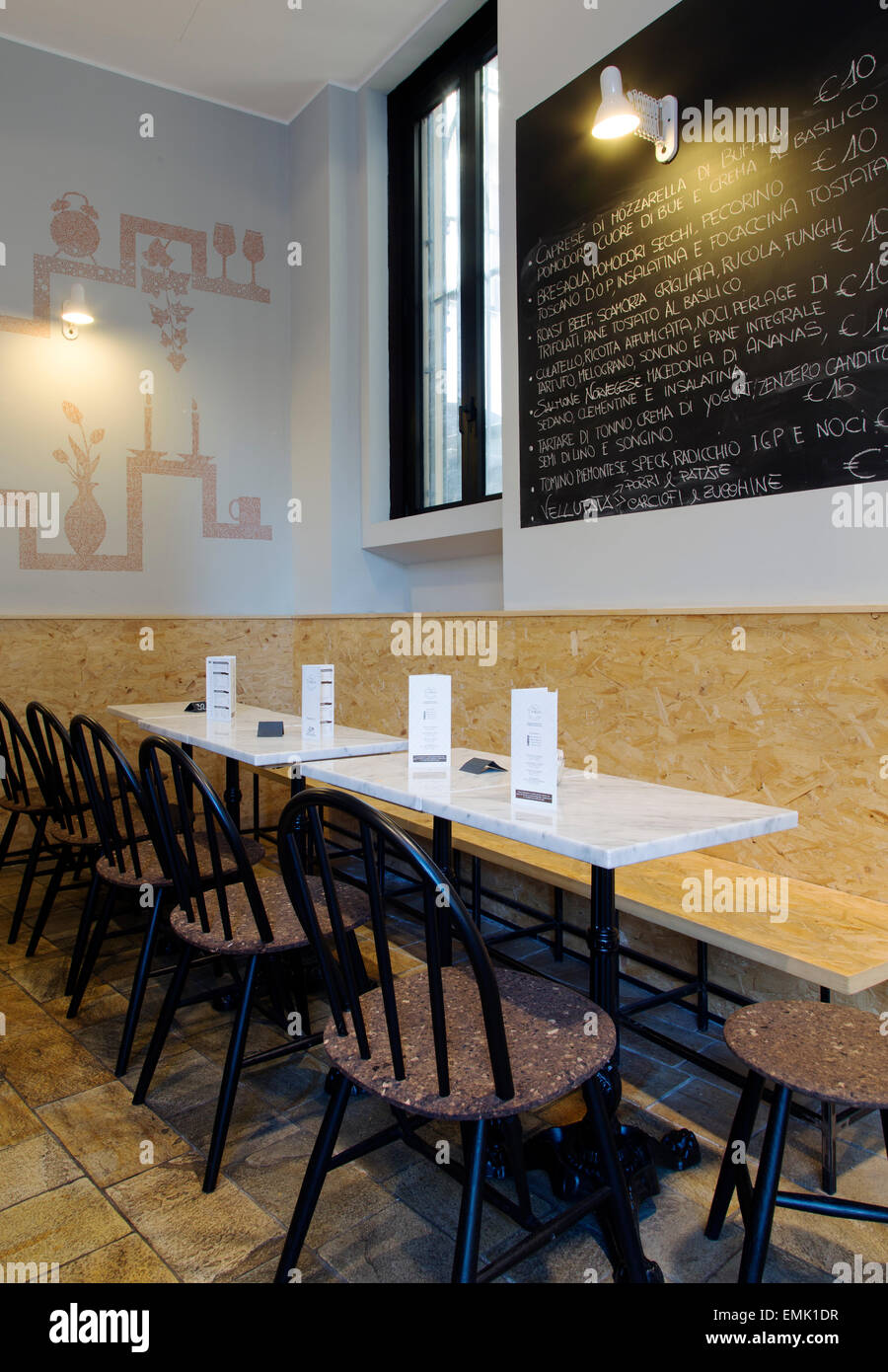 Pub closed stools table hi-res stock photography and images - Alamy