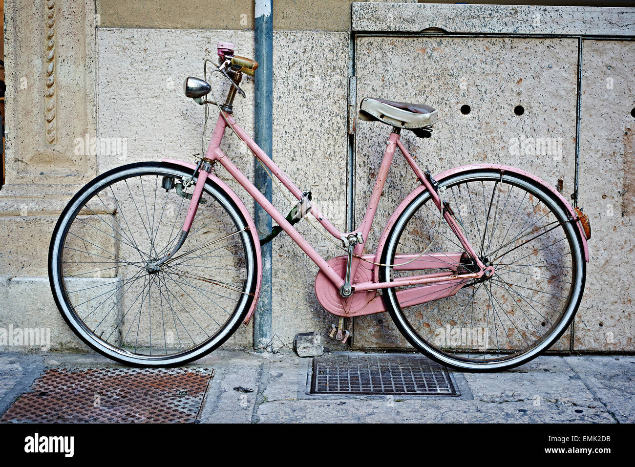 Retro pink bike hi-res stock photography and images - Alamy