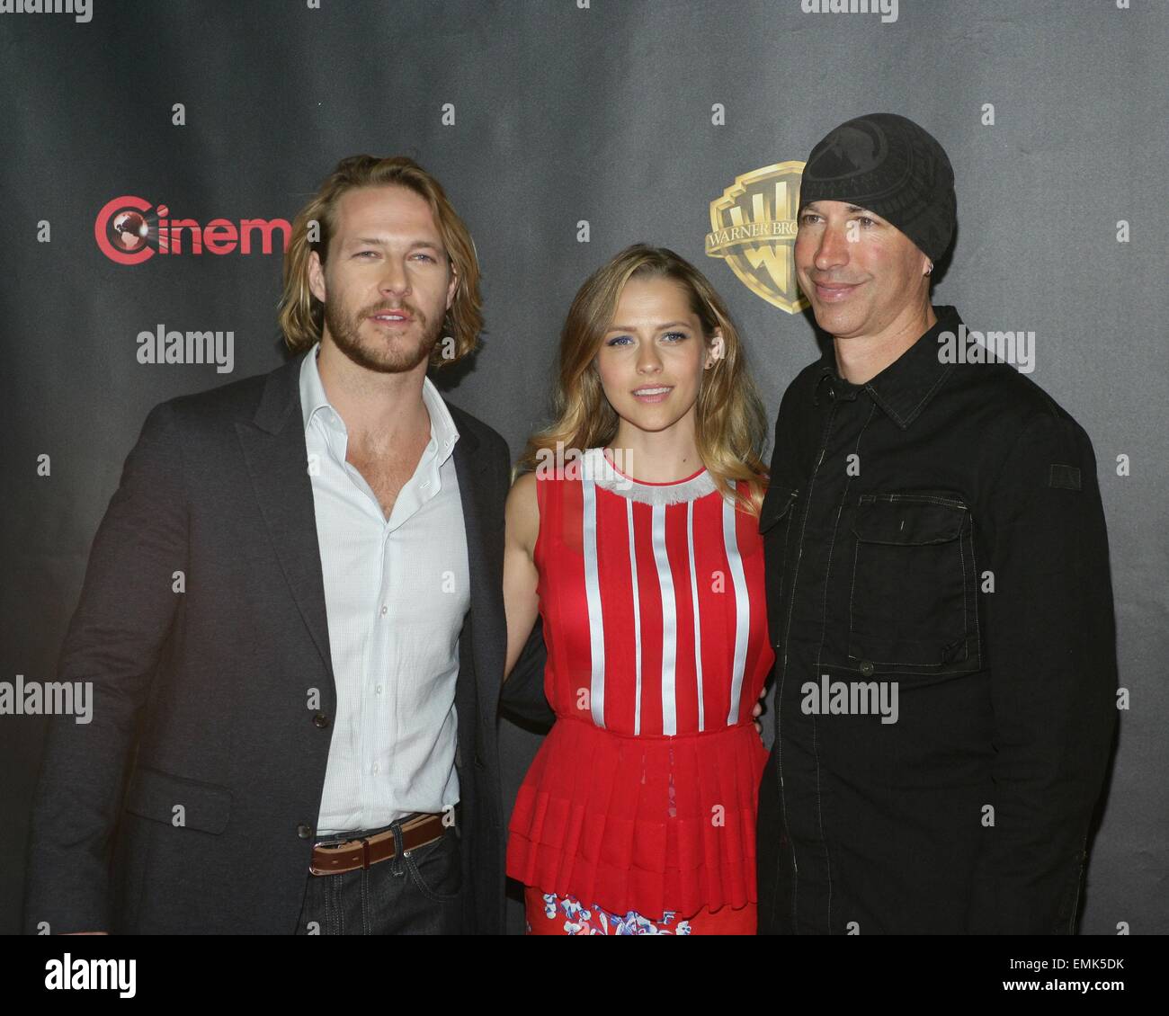 Luke bracey teresa palmer hi-res stock photography and images - Alamy