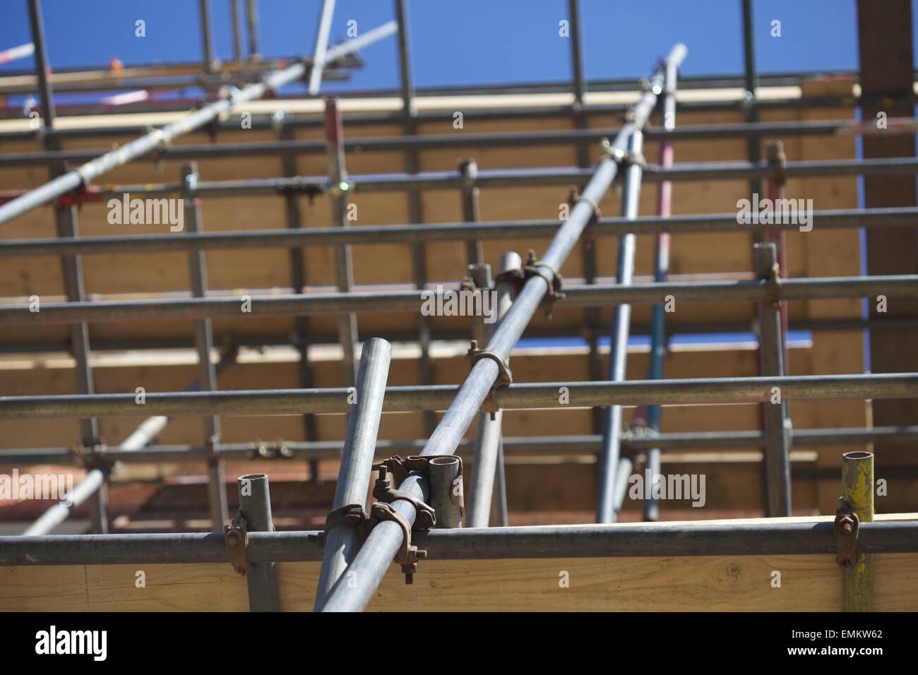 close up shot of scaffolding around a building Stock Photo - Alamy