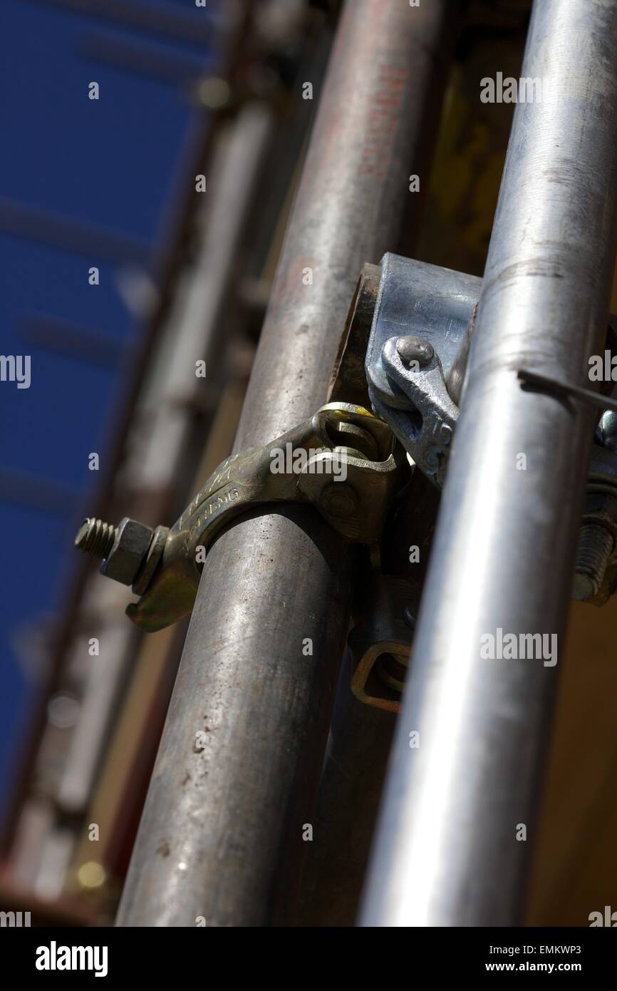 close up shot of scaffolding around a building Stock Photo - Alamy