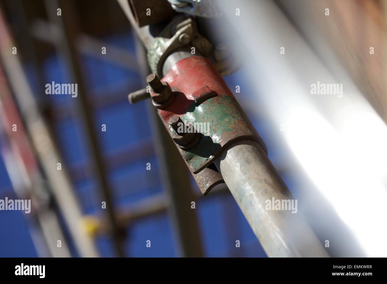 close up shot of scaffolding around a building Stock Photo - Alamy