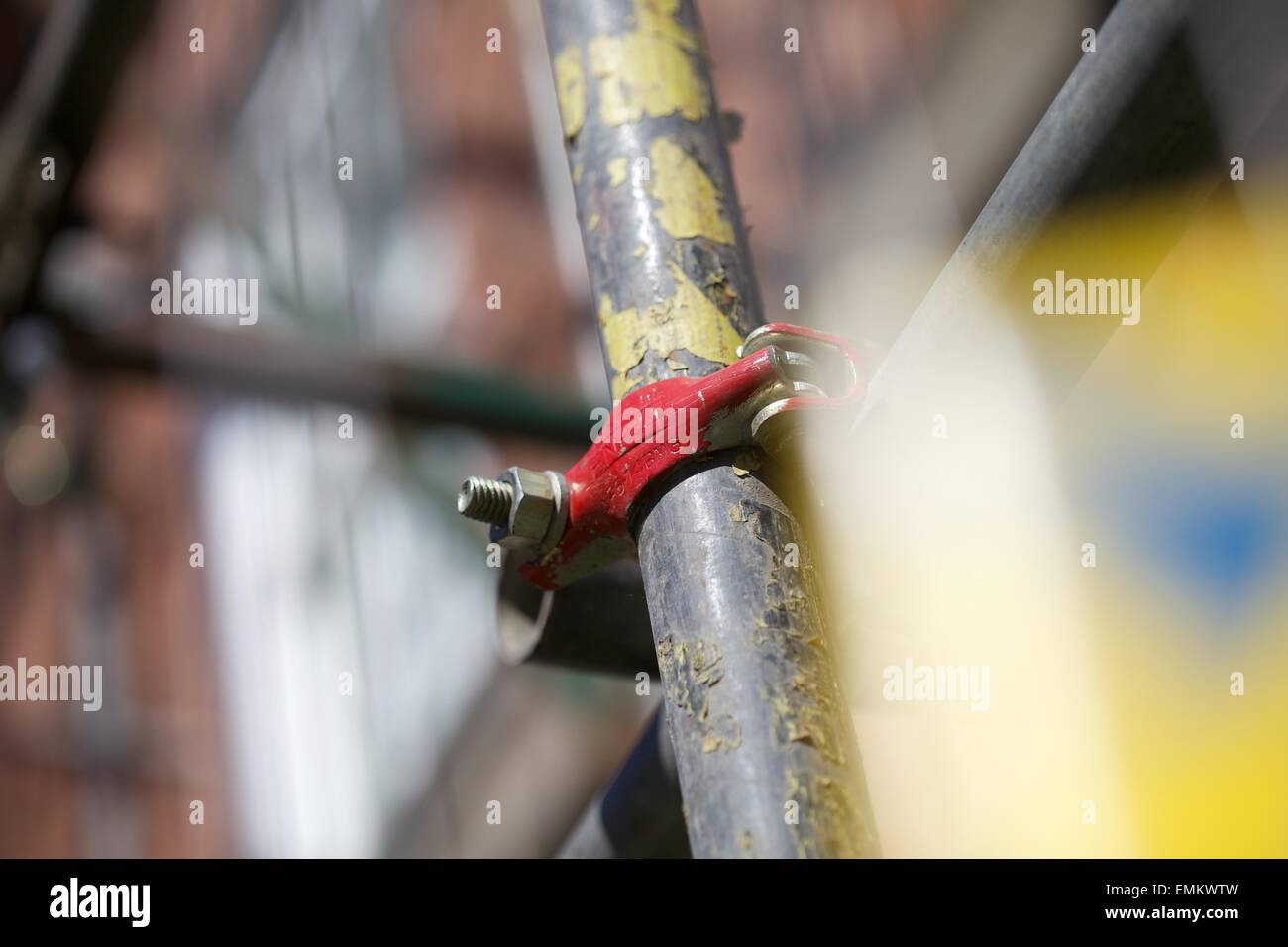 close up shot of scaffolding around a building Stock Photo - Alamy