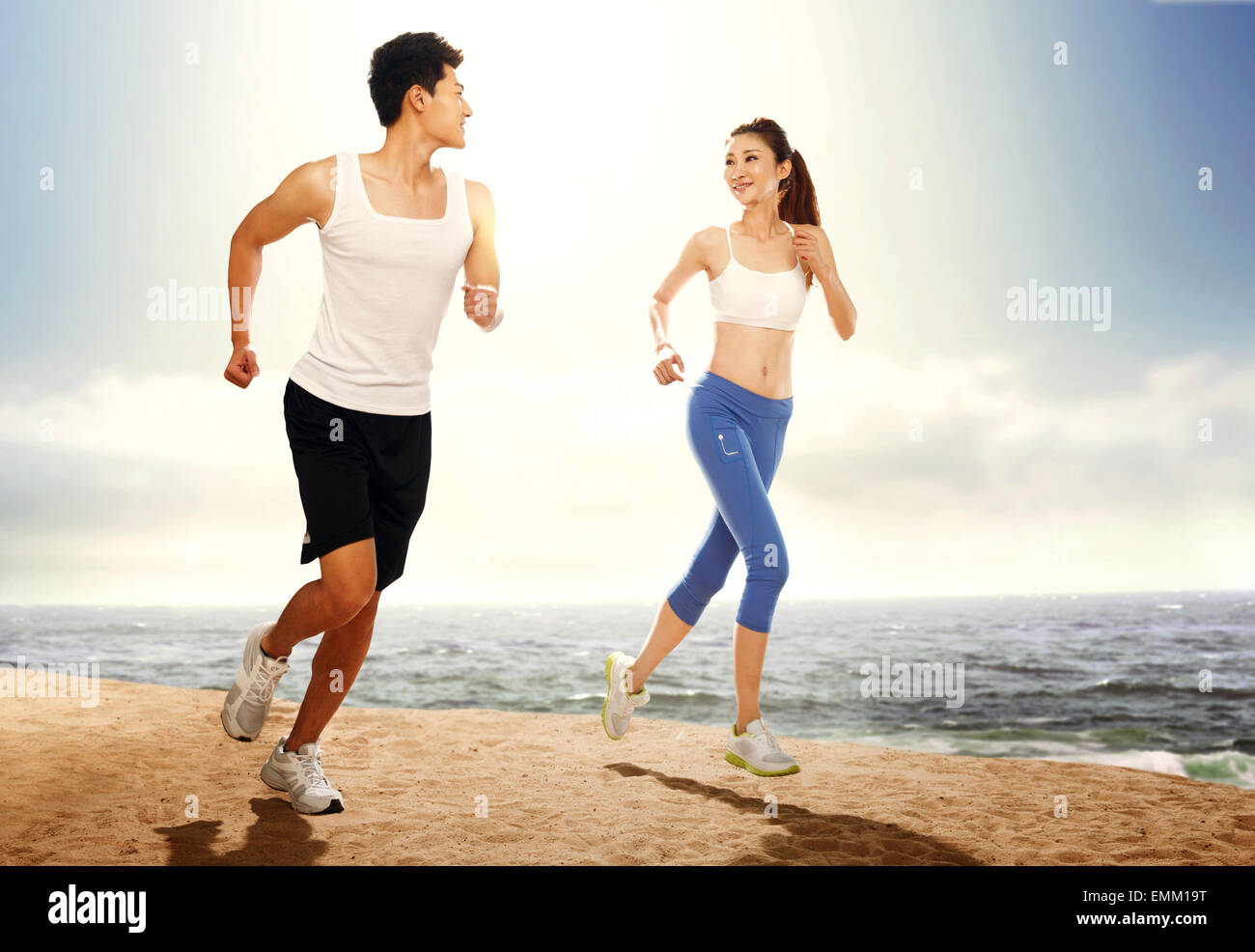 Body confidence beach hi-res stock photography and images - Alamy