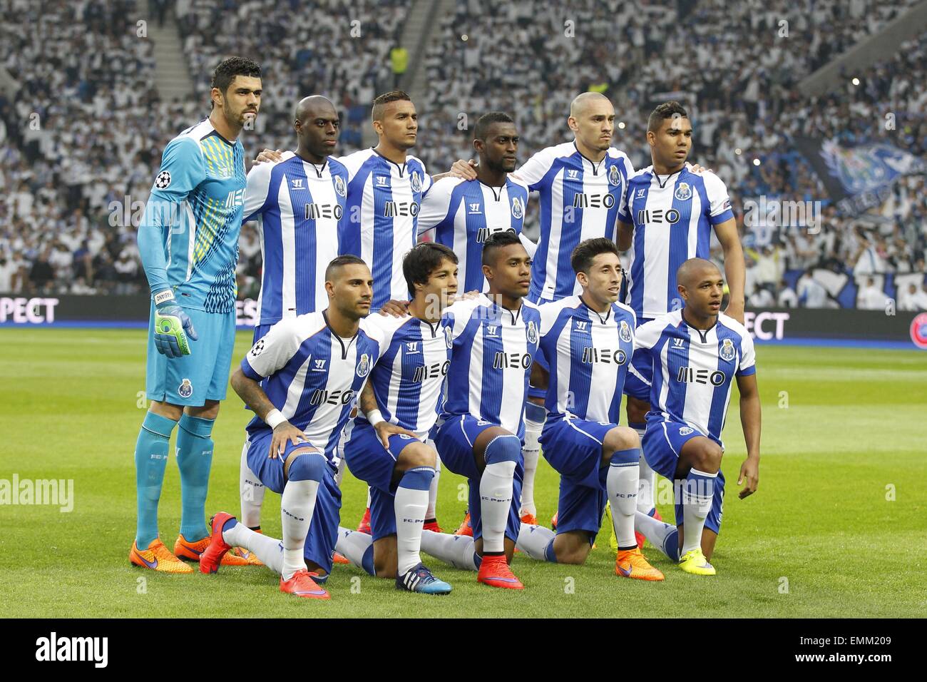 Porto, Portugal. 15th Apr, 2015. Porto team group line-up (Porto ...
