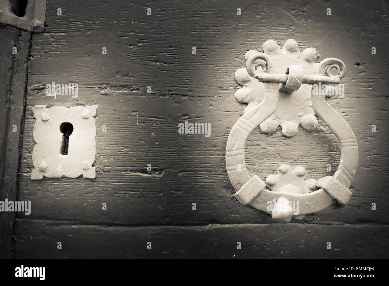 Ancient door lock hi-res stock photography and images - Alamy