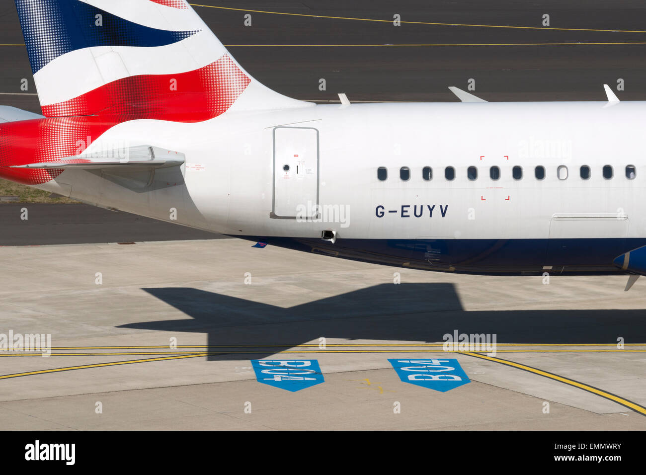 British airways airbus a320 hi-res stock photography and images - Alamy