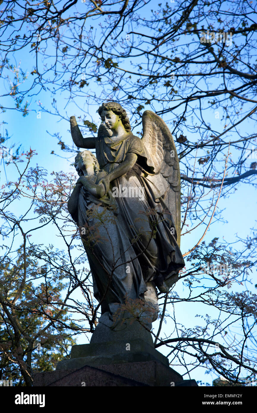 Hackney cemetery hi-res stock photography and images - Alamy