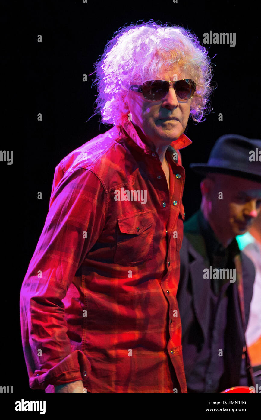Ian Hunter & the Rant Band performing live at Falkhallen Featuring: Ian ...