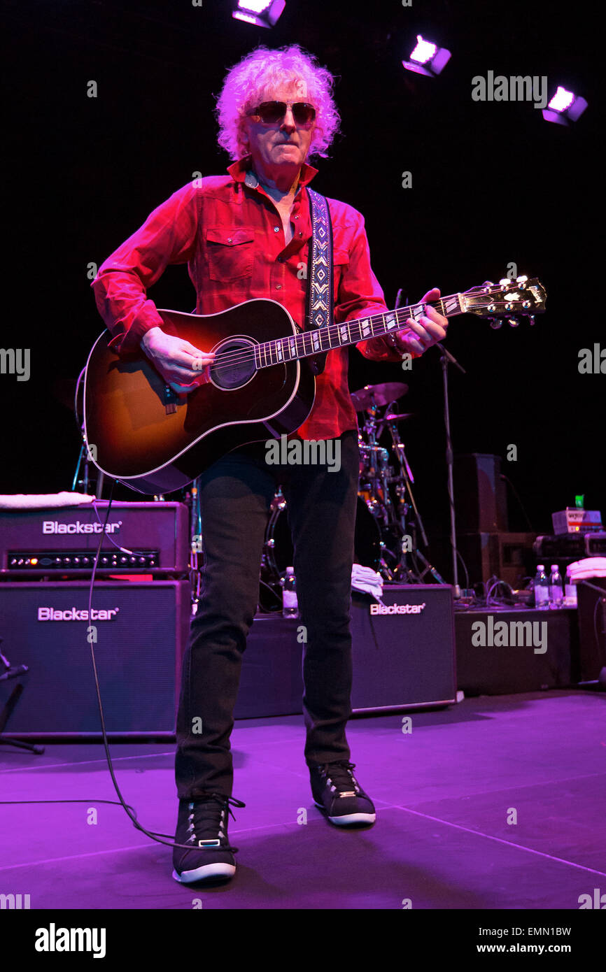 Ian Hunter & the Rant Band performing live at Falkhallen Featuring: Ian ...