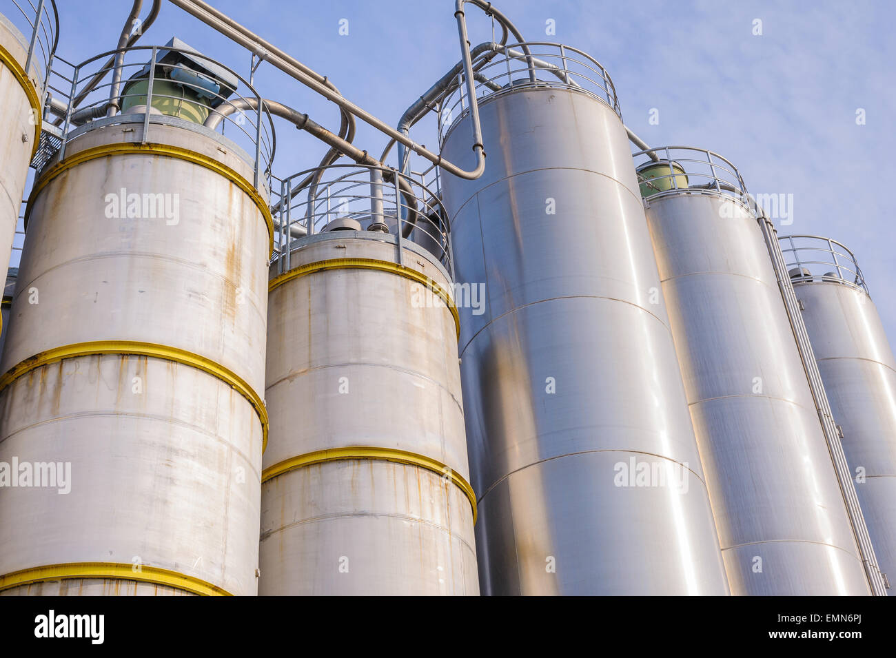 Detail of chemical plant, silos and pipes Stock Photo - Alamy