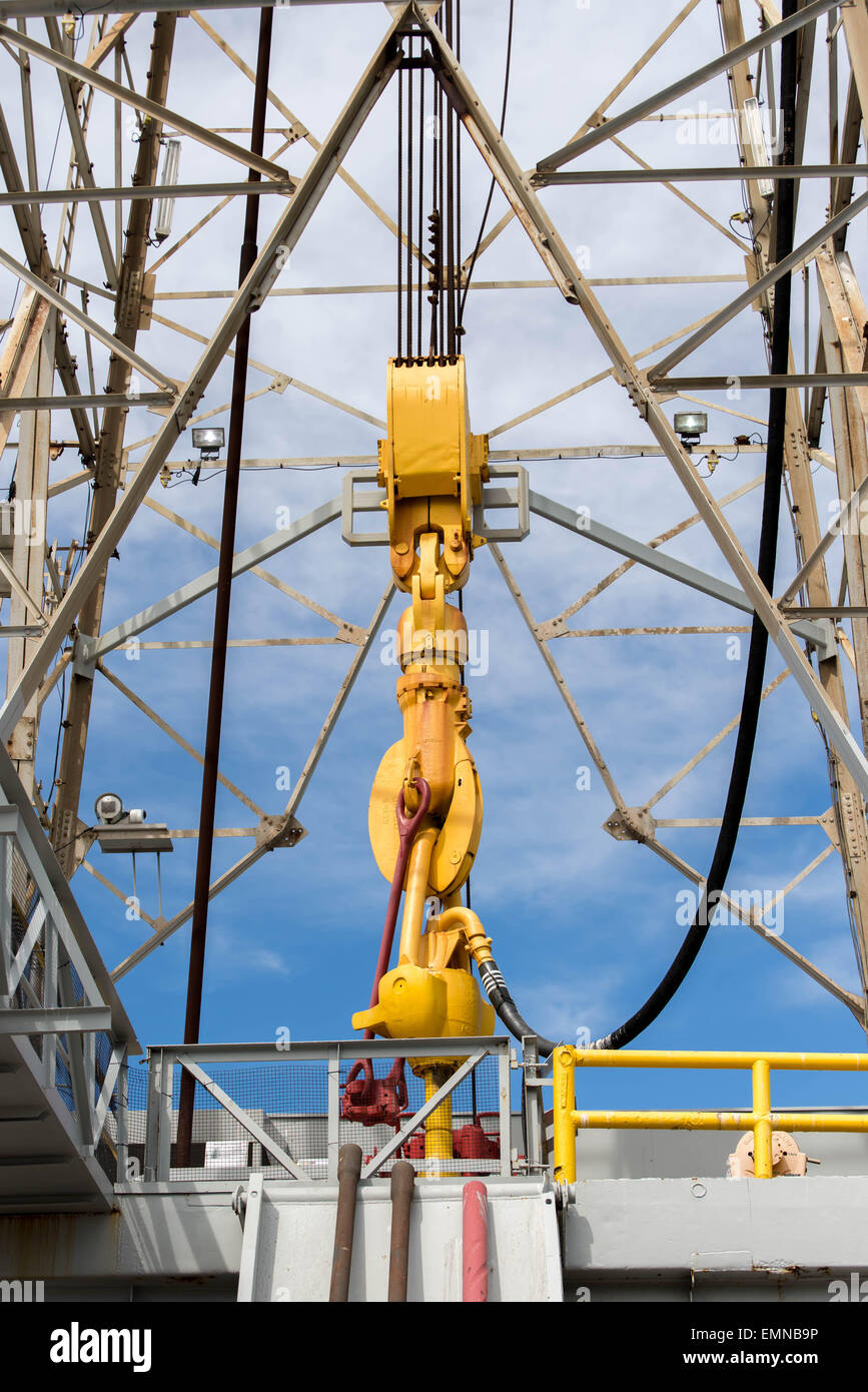 oil derrick and top drive for ocean drilling Stock Photo - Alamy