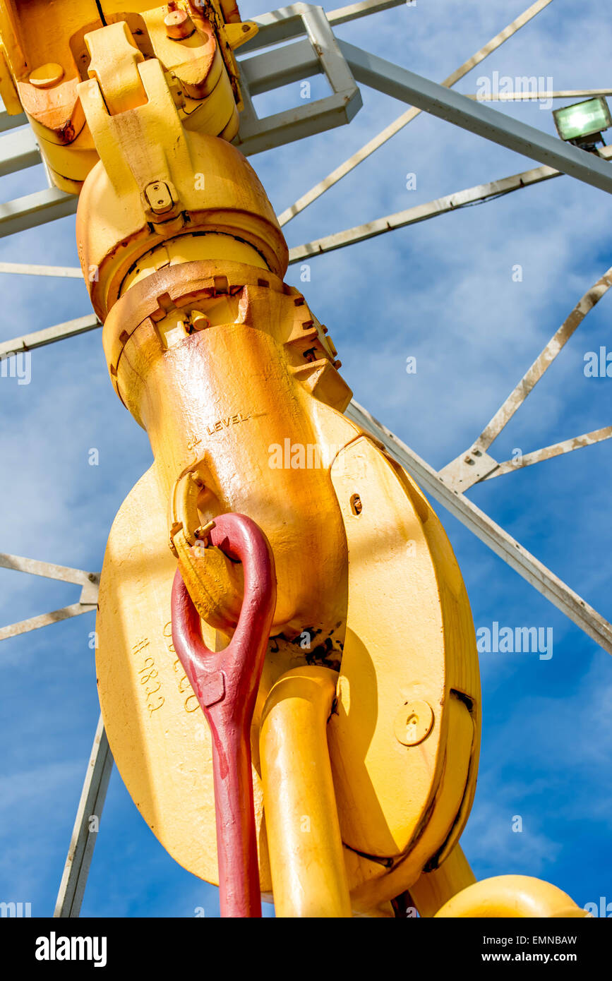 oil derrick and top drive for ocean drilling Stock Photo - Alamy