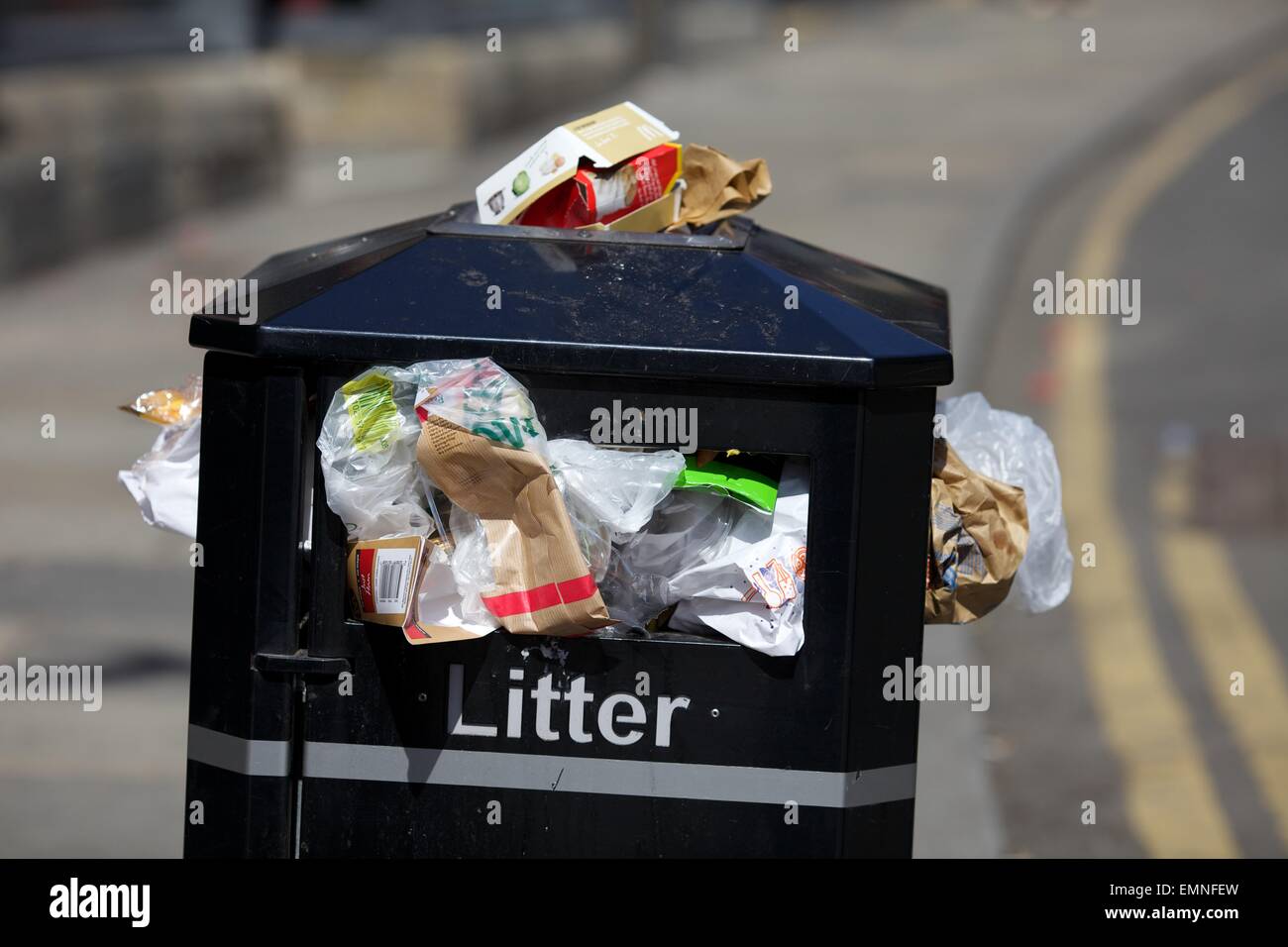 Fast food waste road hi-res stock photography and images - Alamy