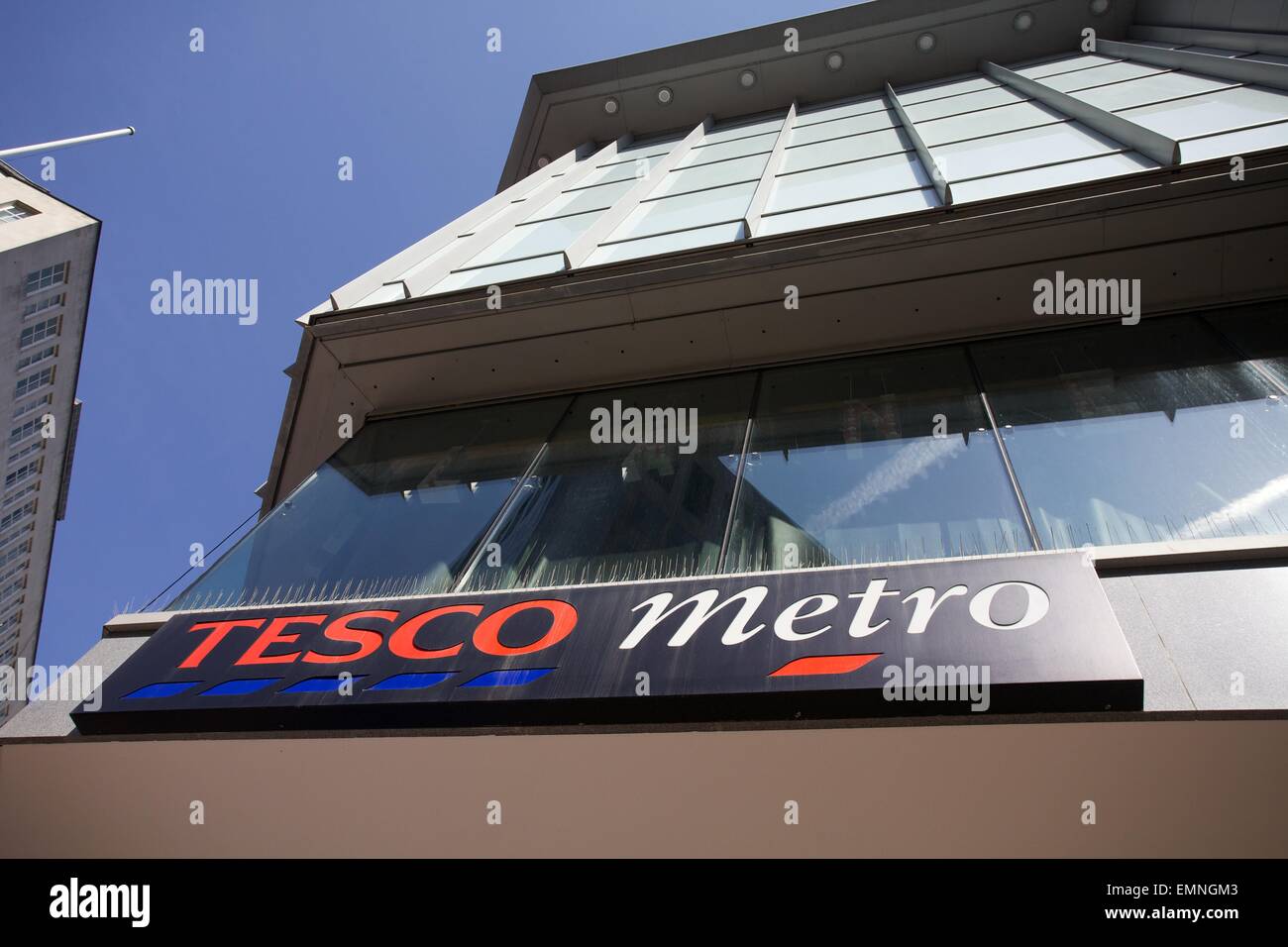 Leeds tesco metro hi-res stock photography and images - Alamy