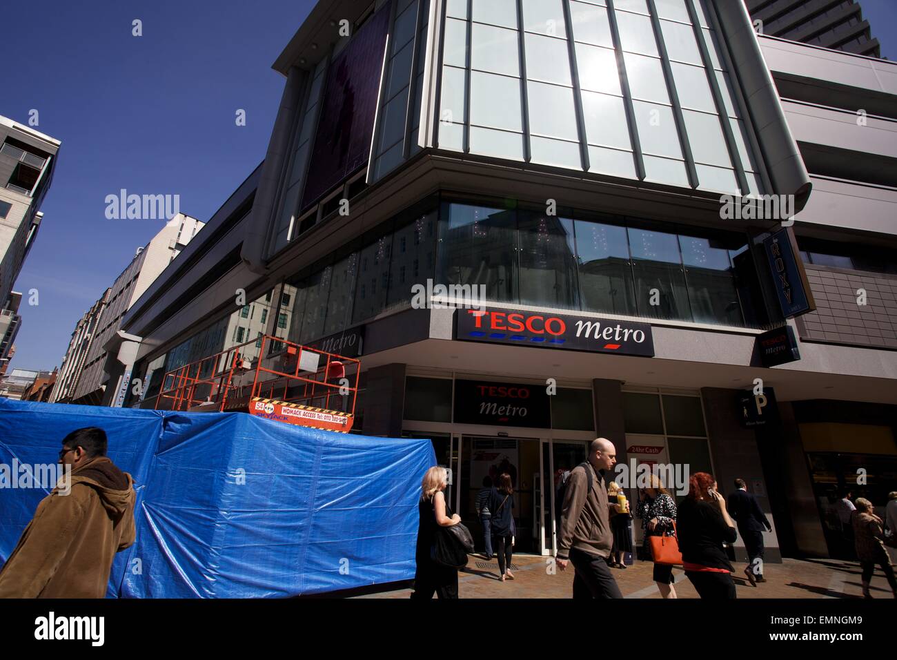 Tesco store front hi-res stock photography and images - Alamy