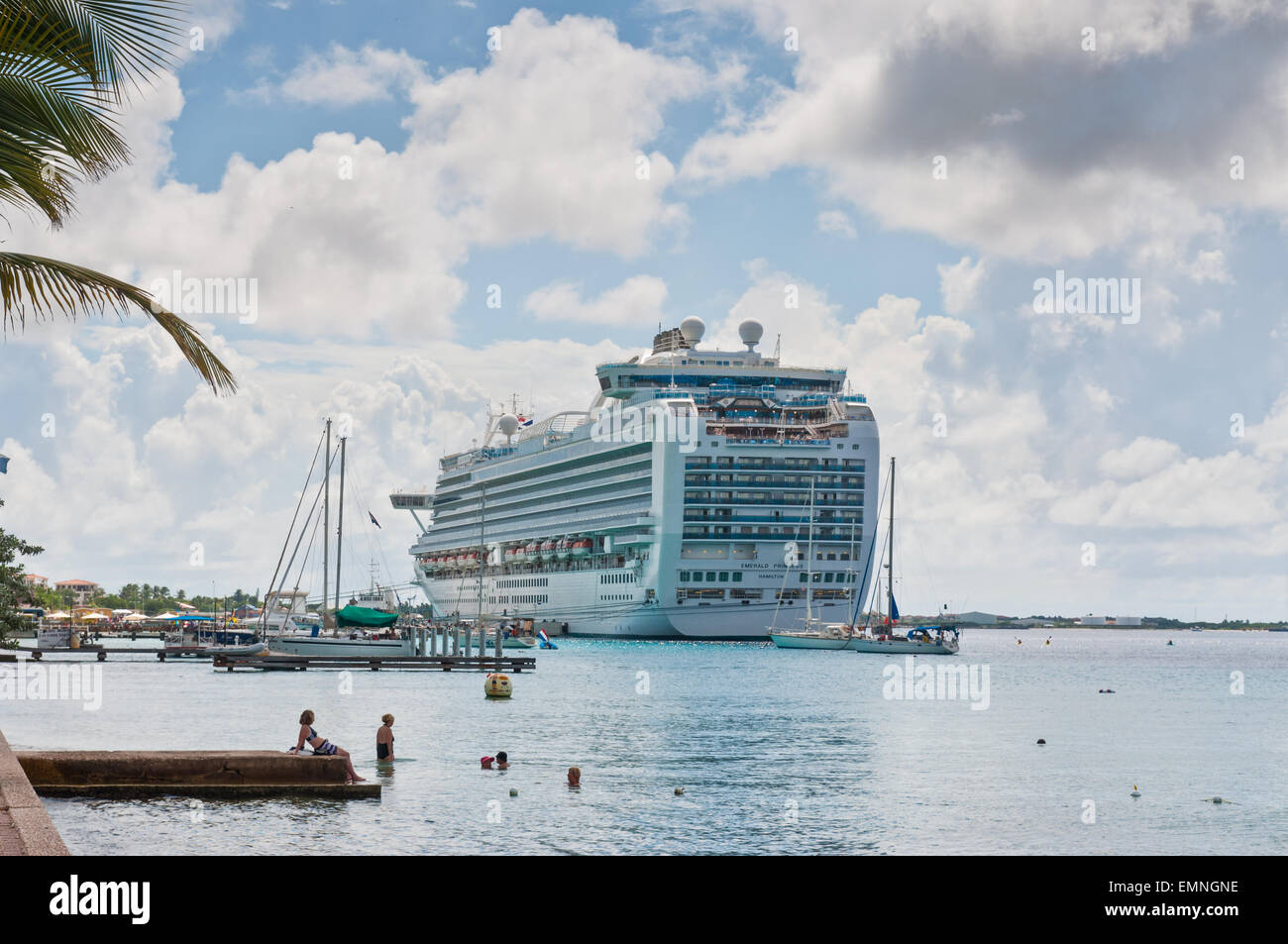 The emerald princess cruise hi-res stock photography and images - Alamy