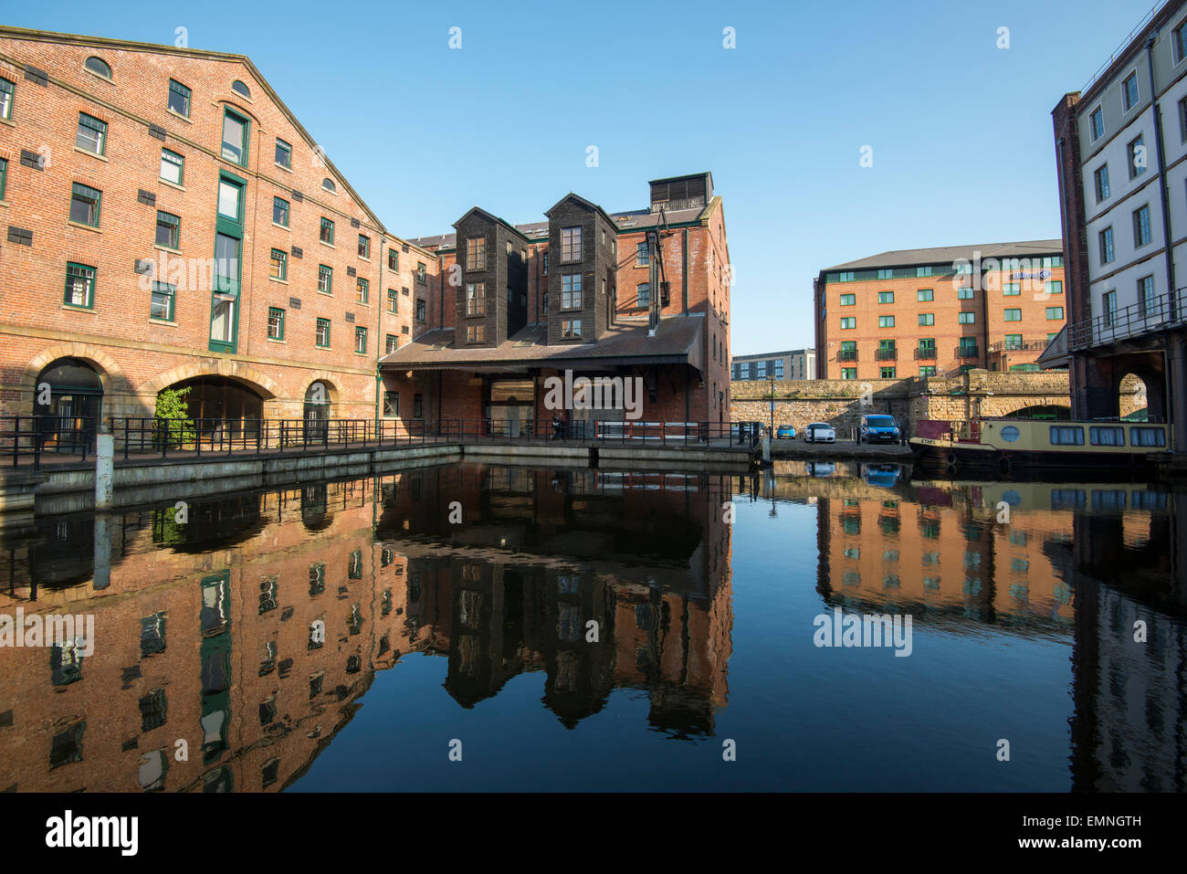 Reflections at Victoria Quay, Sheffield City Centre in South Yorkshire ...