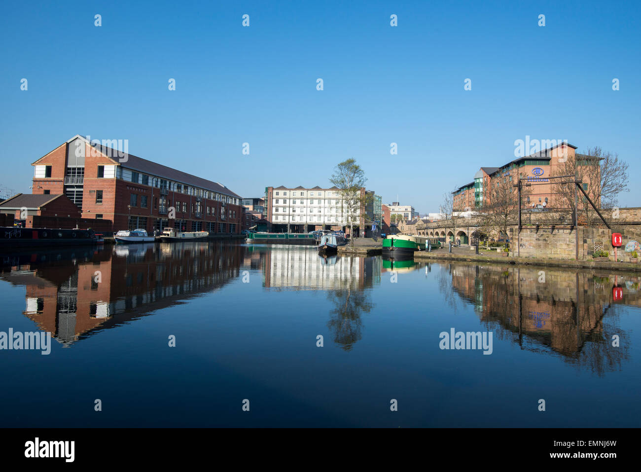 Reflections at Victoria Quay, Sheffield City Centre in South Yorkshire ...