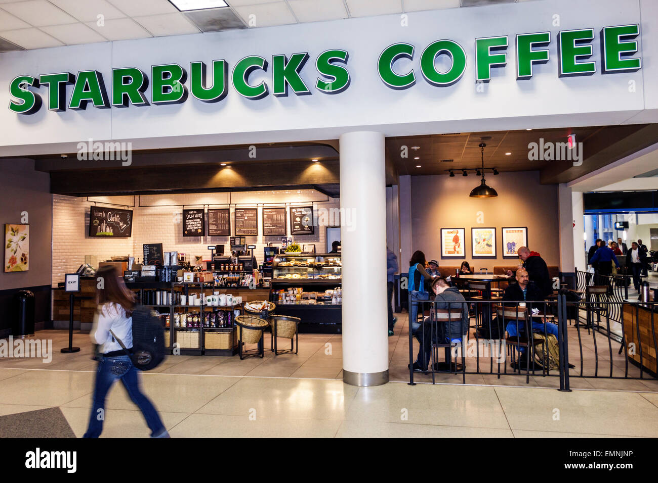 Charlotte douglas international airport clt terminal gate hi-res stock ...