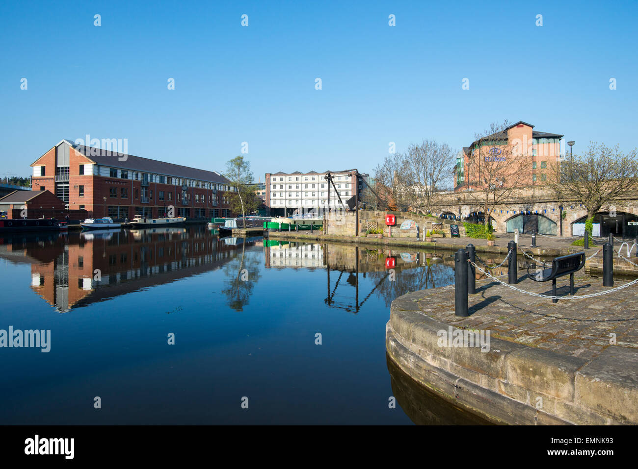 Reflections at Victoria Quay, Sheffield City Centre in South Yorkshire ...