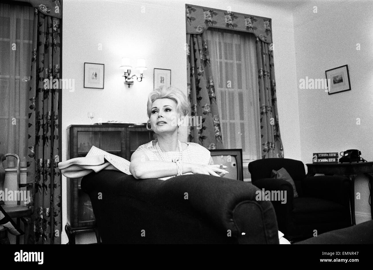 Actress Zsa Zsa Gabor pictured at a West London Hotel, Saturday 12th ...