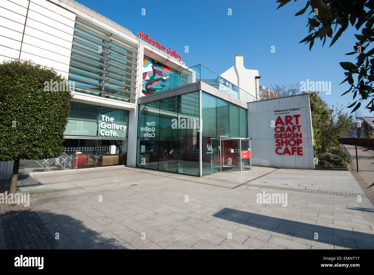 Sheffield city museum england uk hi-res stock photography and images ...