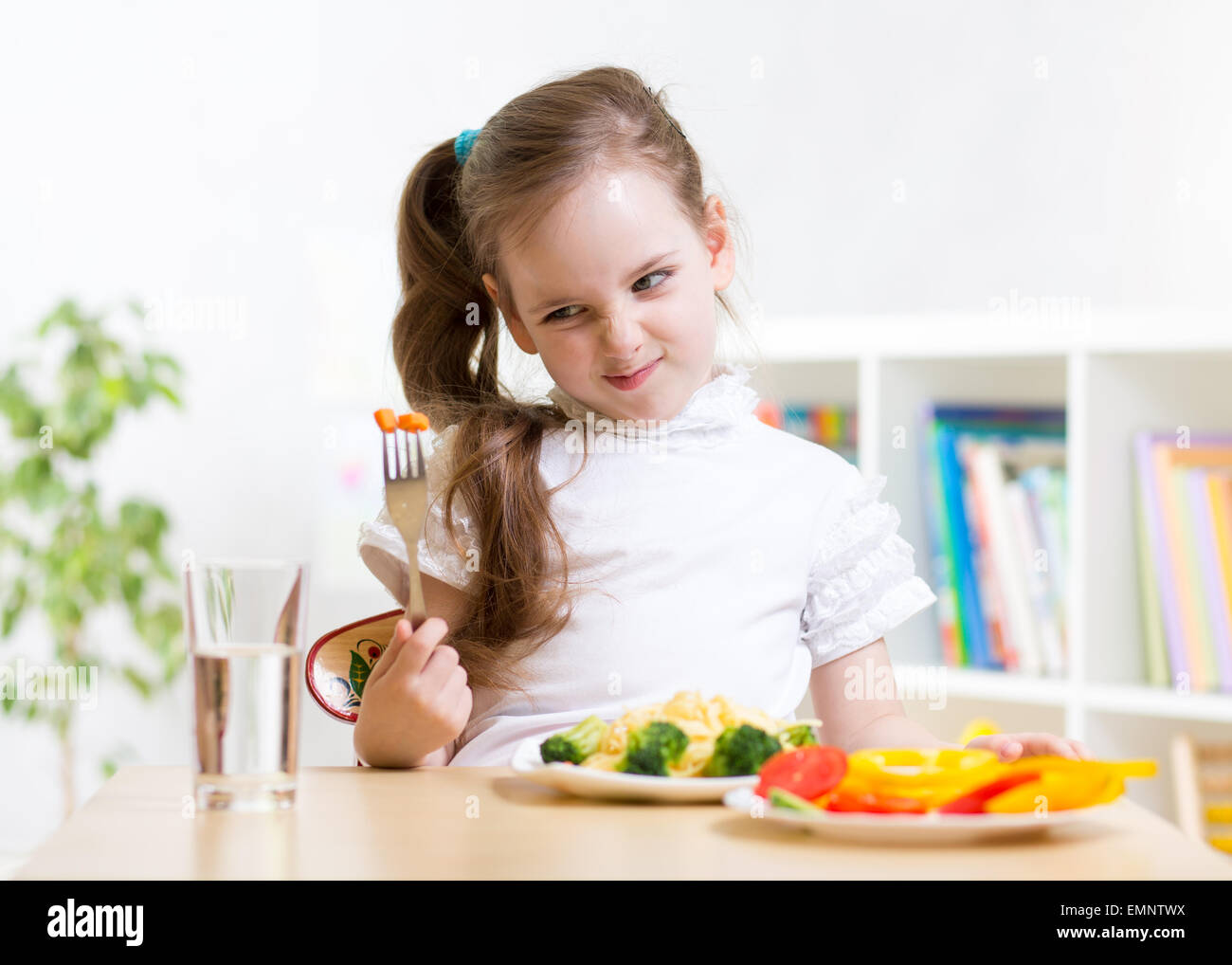 Child with disgusted face hi-res stock photography and images - Alamy