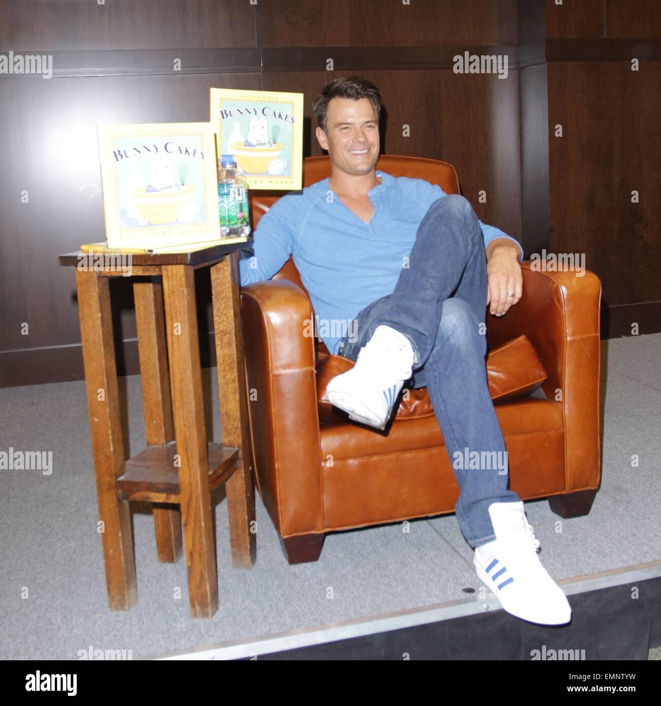 Josh Duhamel reads and signs the children's book 'Bunny Cakes' at ...