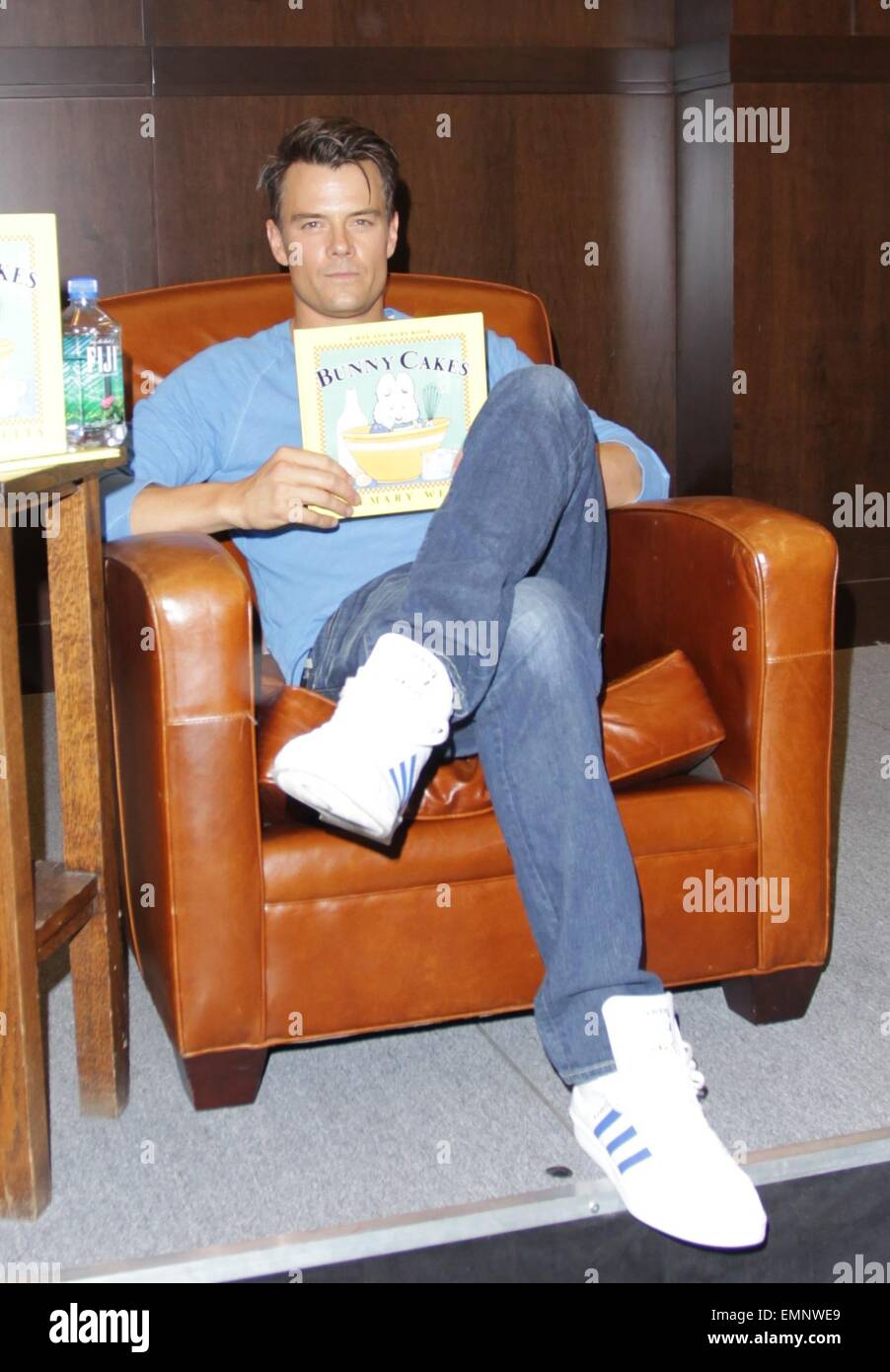 Josh Duhamel reads and signs the children's book 'Bunny Cakes' at ...
