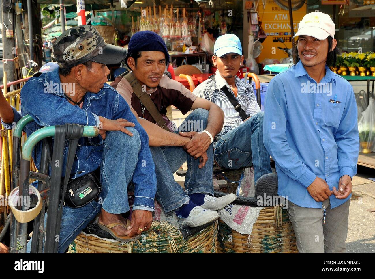 Bangkok workers hi-res stock photography and images - Alamy