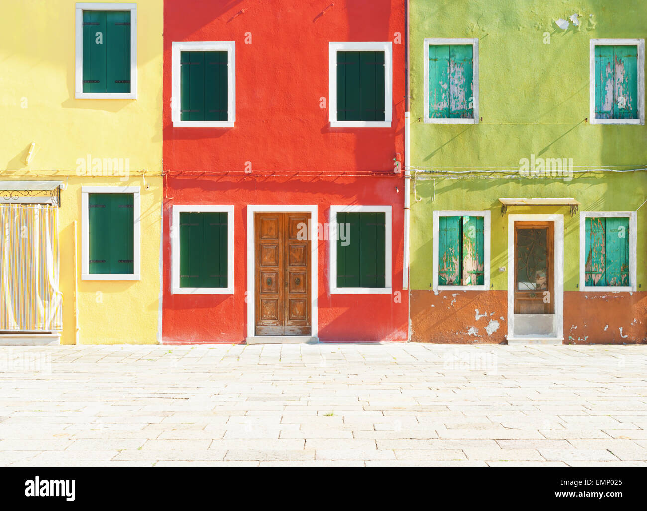 Old painted houses hi-res stock photography and images - Alamy