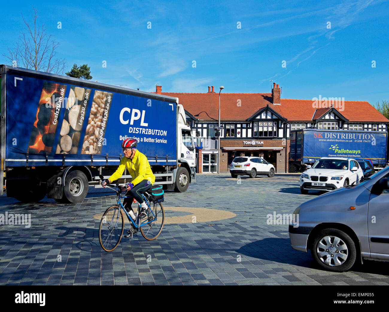 New shared space scheme for traffic in Poynton,Cheshire Stock Photo - Alamy