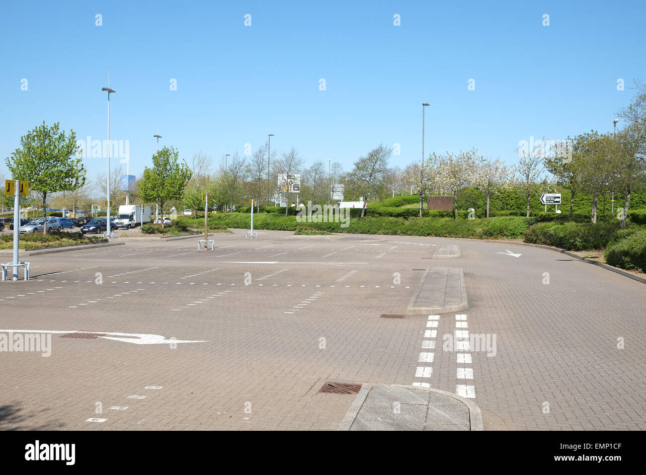 Empty car park hi-res stock photography and images - Alamy