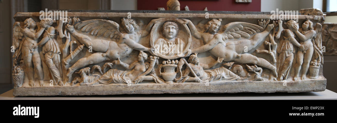 Sarcophagus rome clipeus hi-res stock photography and images - Alamy