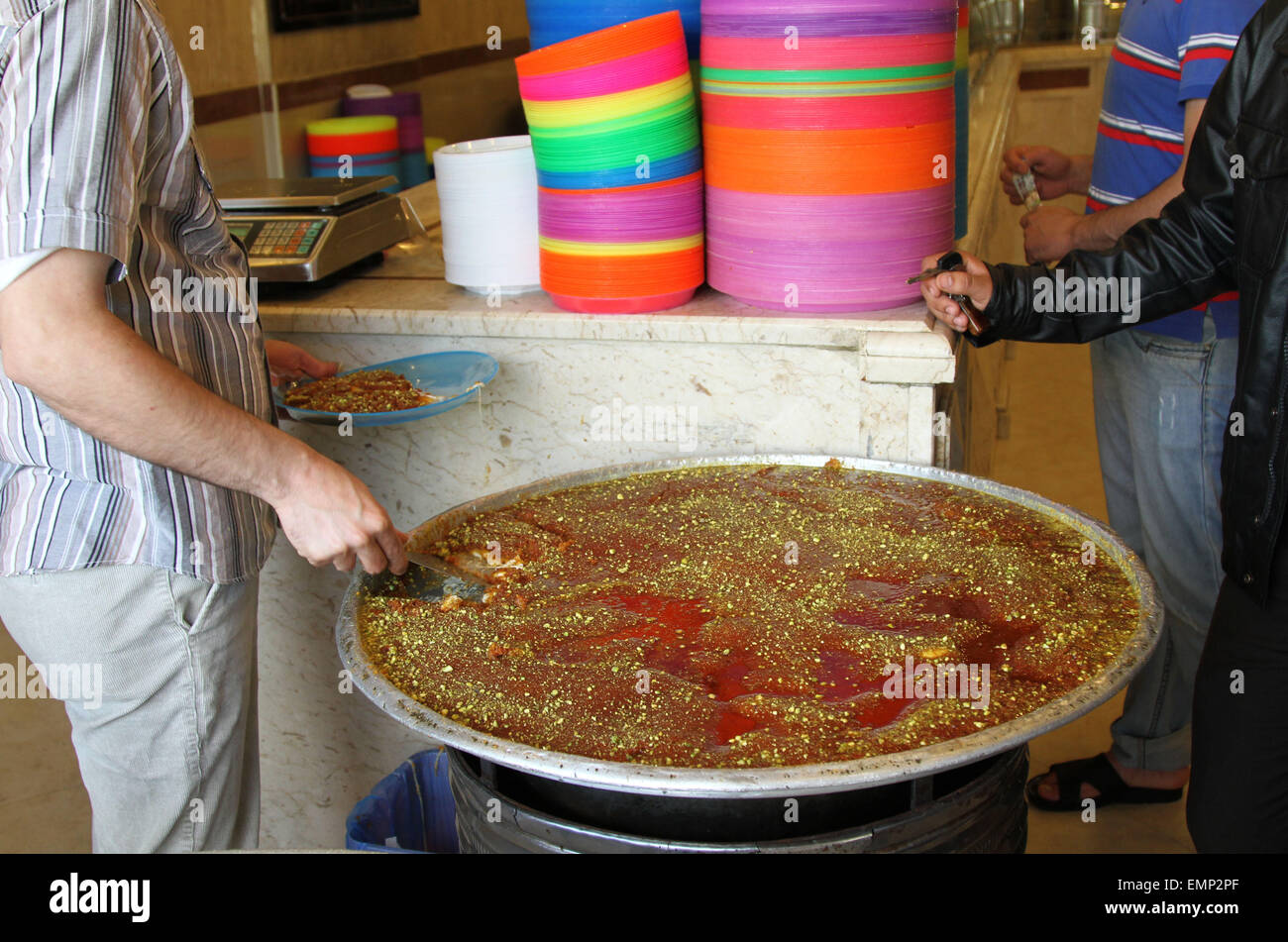 Palestinian sweets hi-res stock photography and images - Alamy