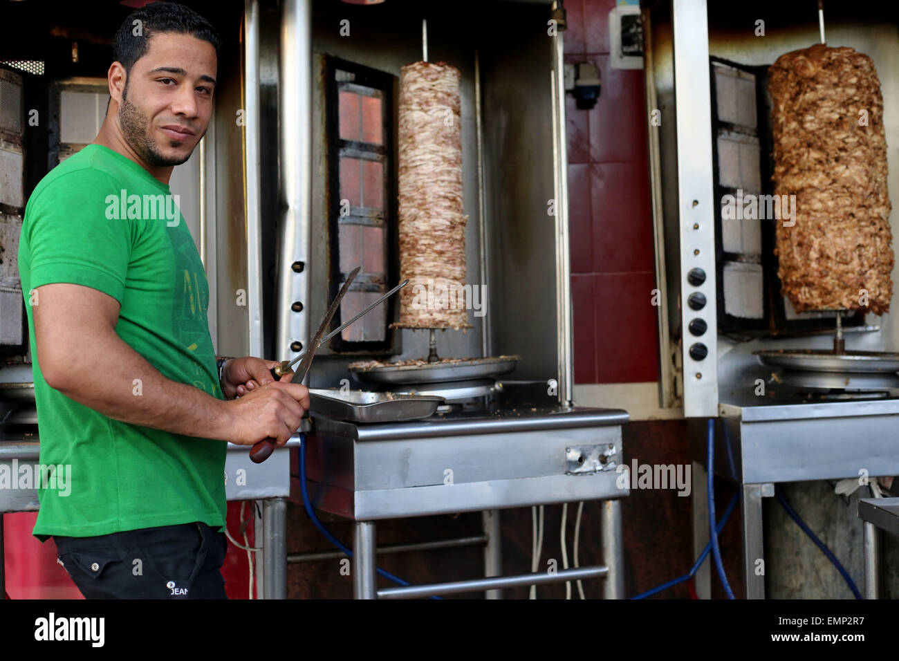 Gaza City, The Gaza Strip, Palestine. 22nd Apr, 2015. Shawarma large ...