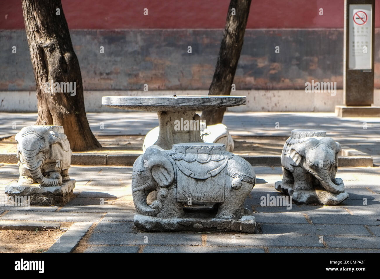 Ming dynasty tomb hi-res stock photography and images - Alamy