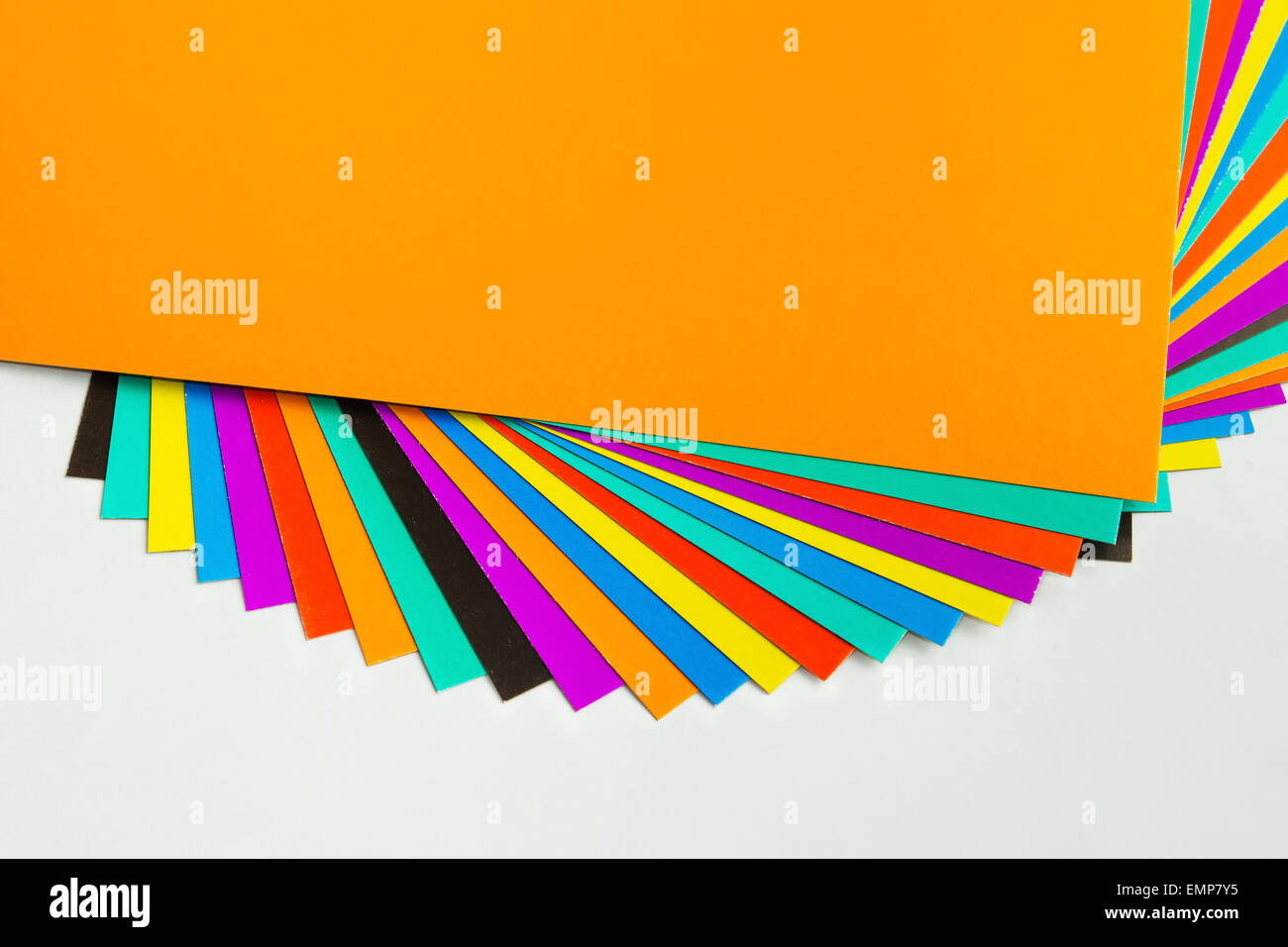 Accurately spread out color cardboard. It is possible to use as a color ...