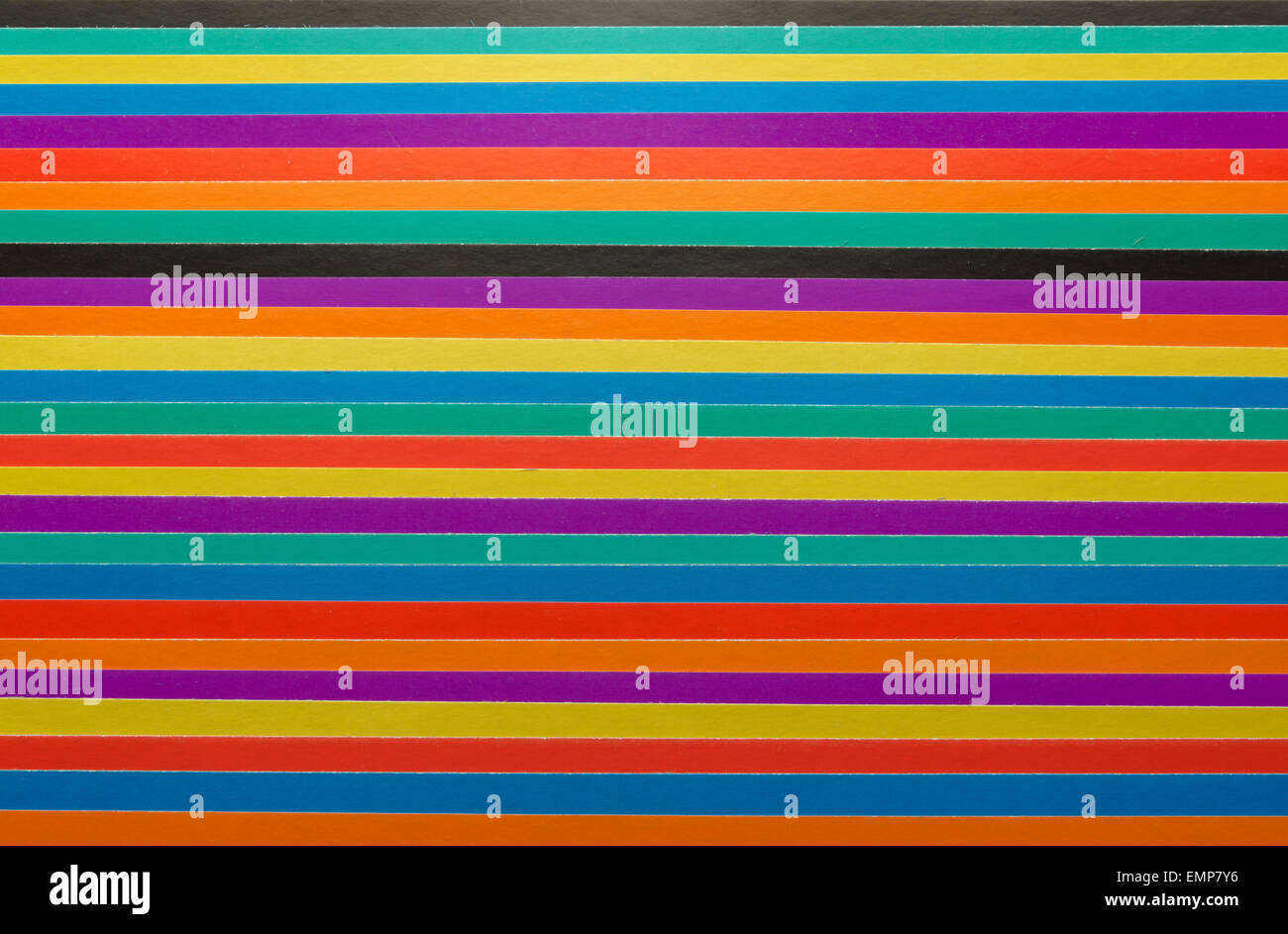 Accurately spread out color cardboard. It is possible to use as a color ...