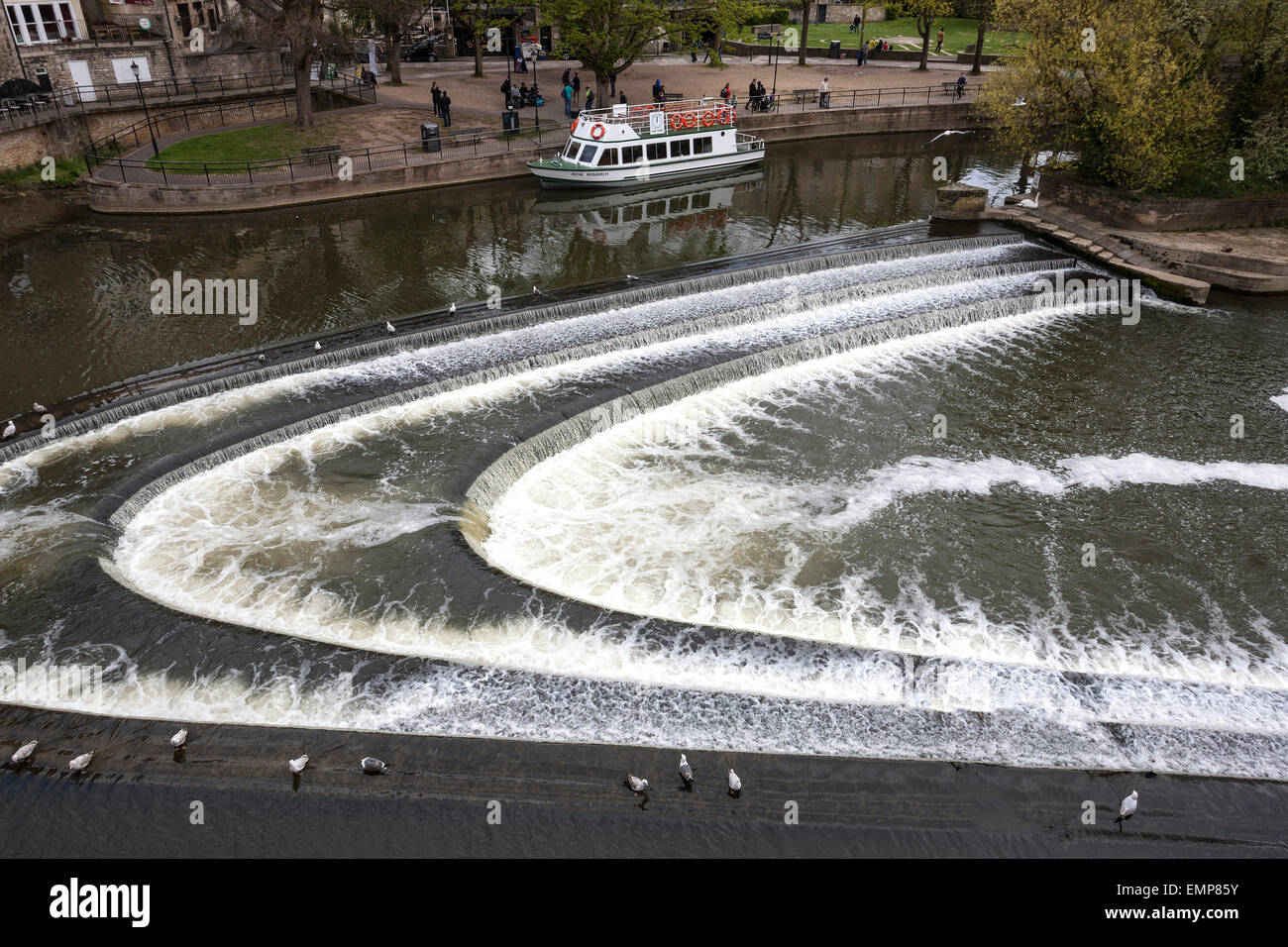 River Avon flowing through Bath city Somerset Stock Photo - Alamy